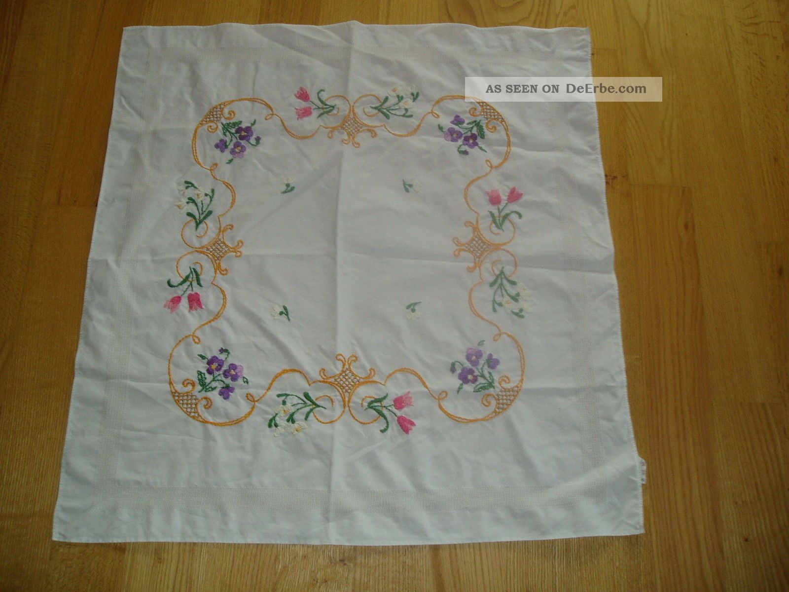 10 Handgestickte Tischdecken