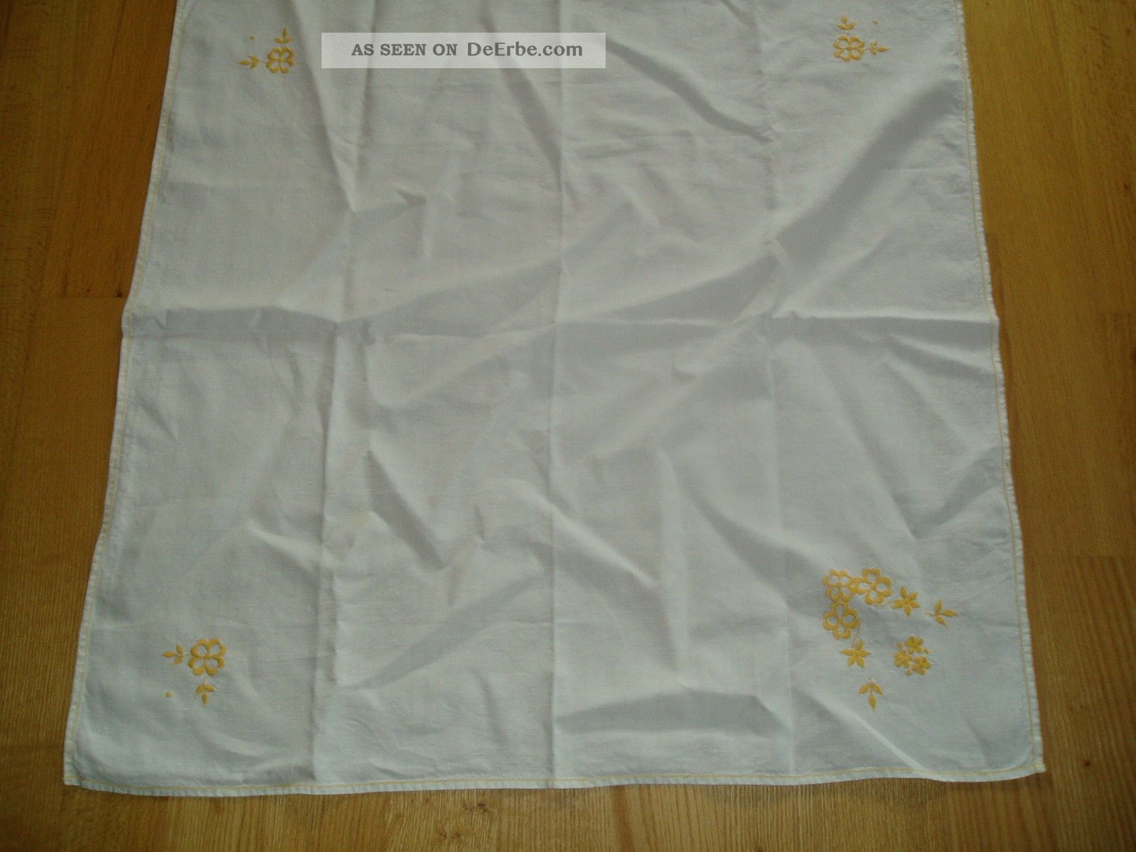 10 Handgestickte Tischdecken