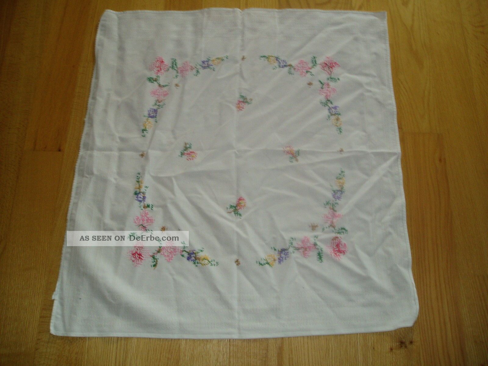 10 Handgestickte Tischdecken