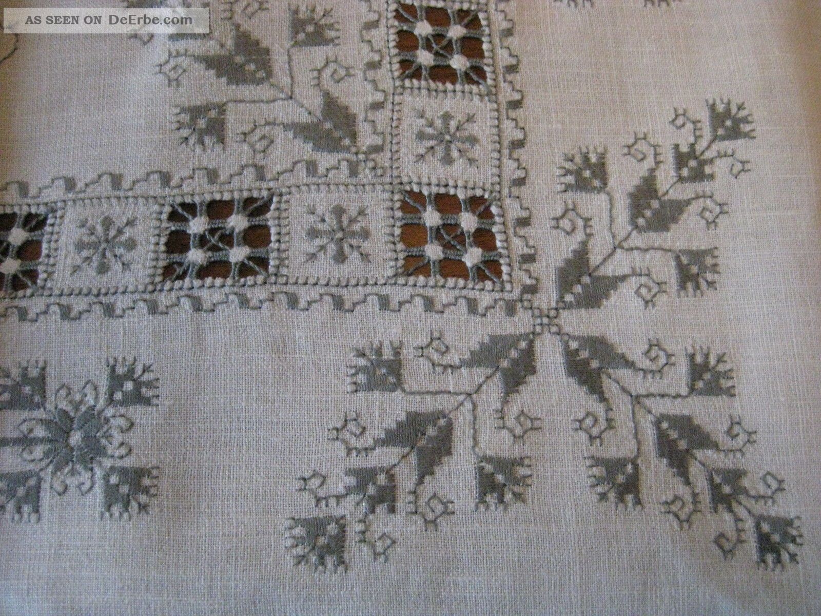 Wunderschönes Großes Tafeltuch, Tischdecke Handarbeit Bestickt