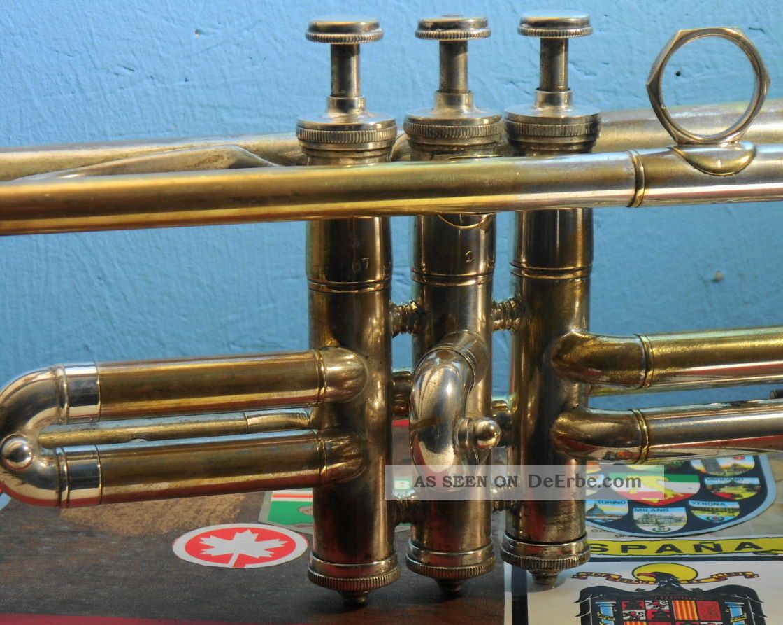 Trompete Zenith Piccadilly Weltenbummler Mit Koffer, Tramp, Hobo ...