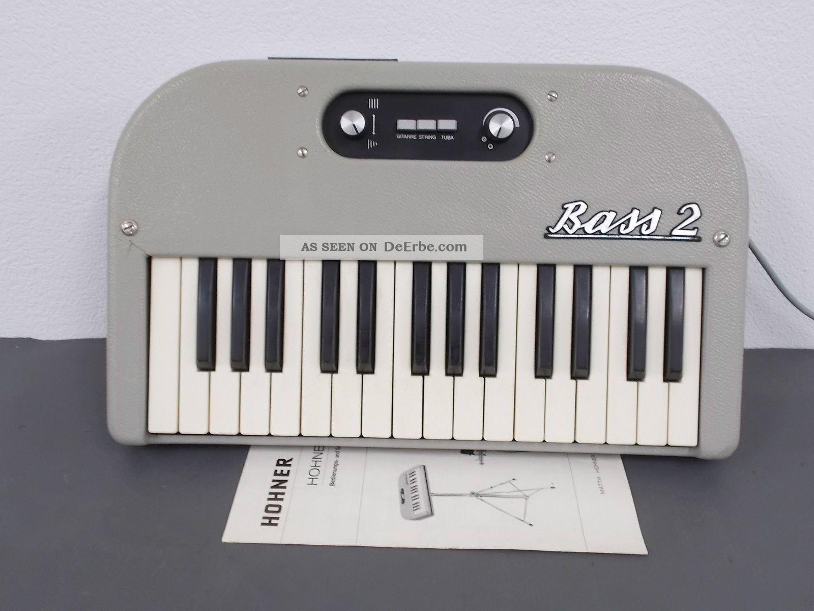 Hohner - Bass 2 - Keyboard Bass - Analog Bass Synthesizer