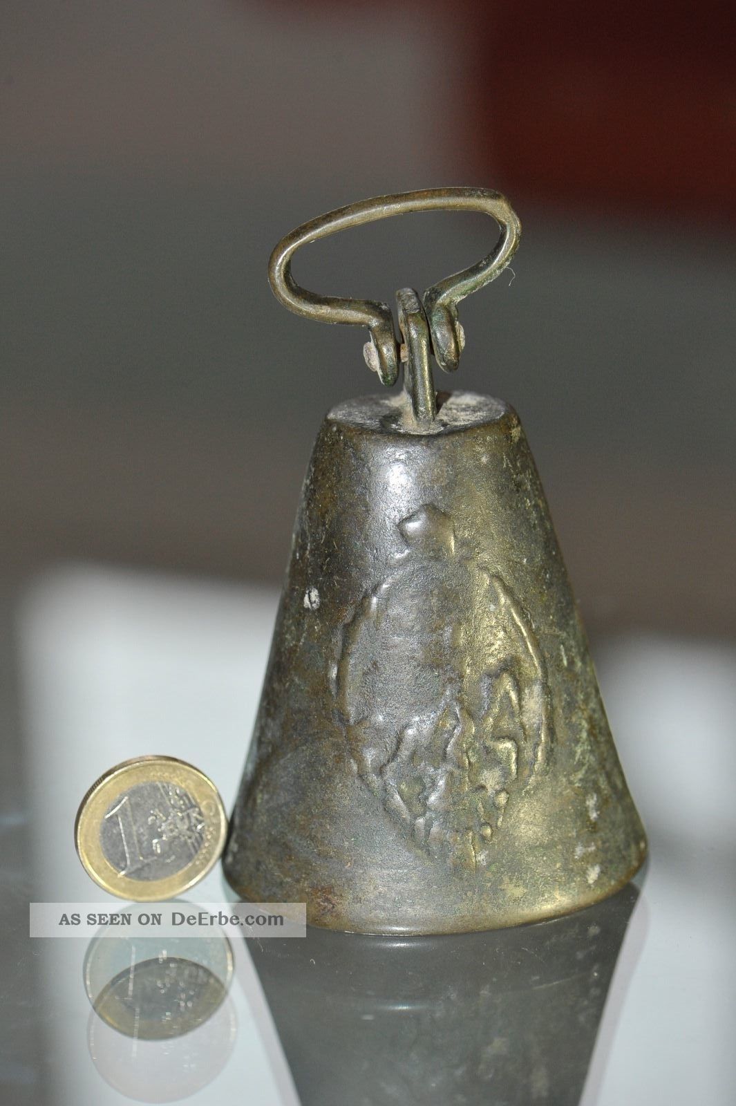 Antike Glocke Sterbeglocke Aus Kapelle Oder Kloster Mit Wappen Oder ...