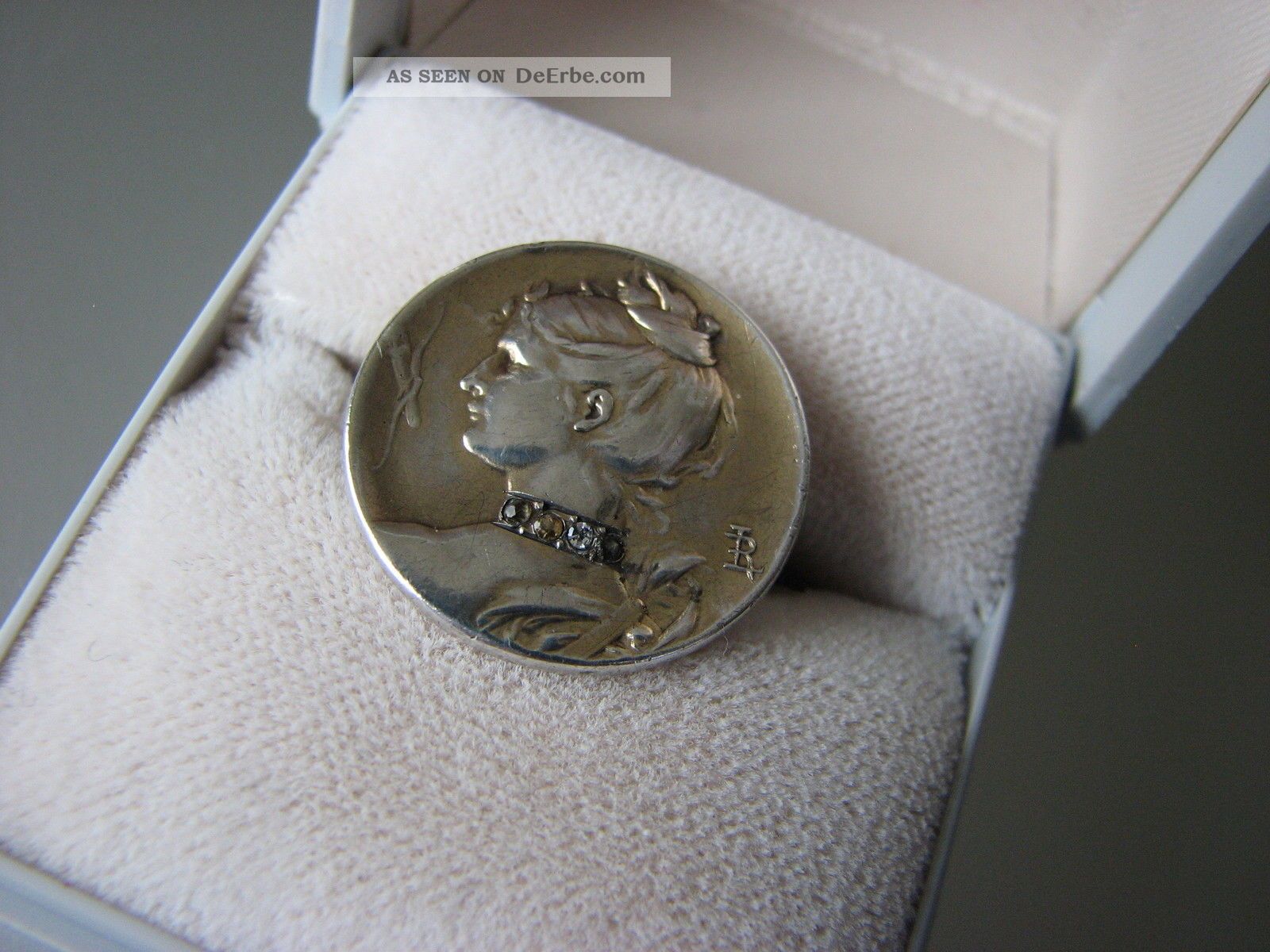 Louis Armand Rault - Brosche Mit Edelsteine - Frauen Motiv