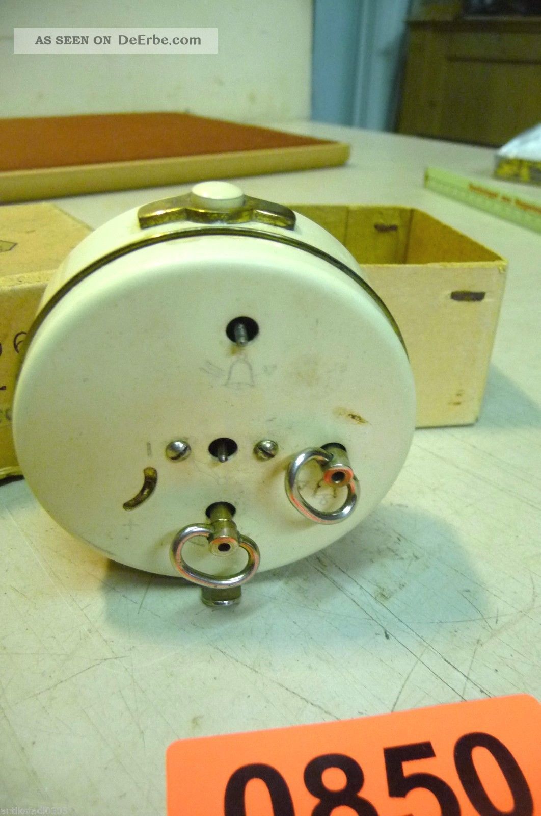Nr. 0850. Alte Wecker Tischuhr Deko Wecker Old Alarm Clock