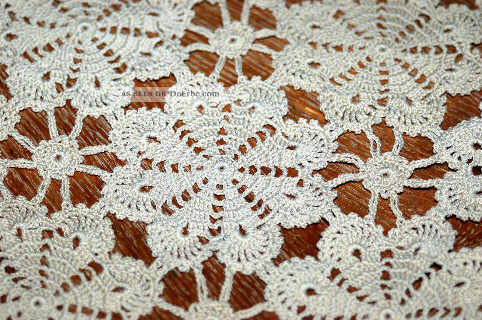 Traumhafte Mitteldecke - Gehäkelt - Reine Handarbeit - Antik