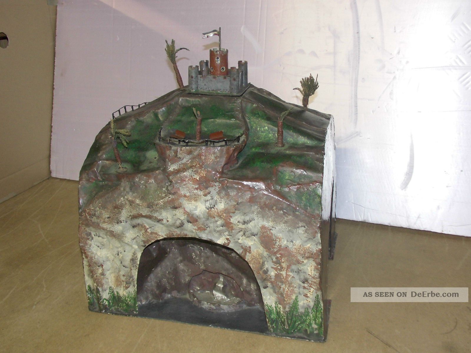 Märklin Bing ? Spur 1 Tunnel Aus Blech Mit Wassergrotte Burgruine 1934 ...